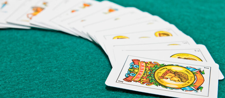 Conquian Online: El emocionante juego de cartas en Codere